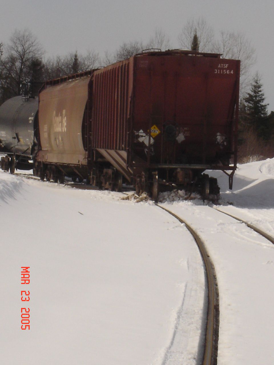 3 FREIGHT CARS